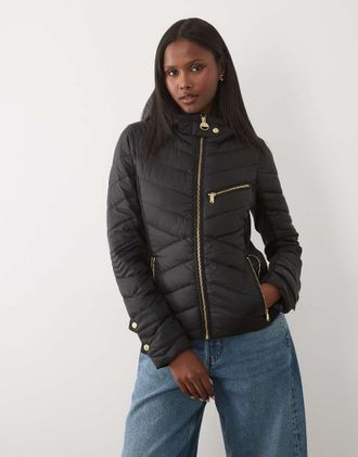 Barbour Salengro gesteppte Jacke mit Kapuze und goldfarbenem Rei&szlig;verschlussdetail in Schwarz