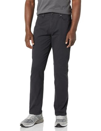 Amazon Essentials Herren 5-Pocket-Stretch-Twillhose, Sportlich Geschnitten (erh&auml;ltlich in Big & Tall), Verwaschenes Schwarz, 36W / 31L