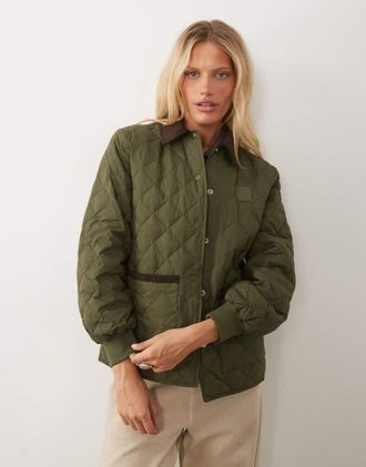 Calvin Klein Jeans leichte Steppjacke mit Kontrastkragen und Kontrastrand in Oliv-Gr&uuml;n