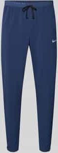Nike Slim Fit Trainingshose mit Dri-FIT-Technologie Modell Stride