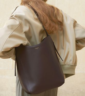 Le Tanneur Sac hobo moyen mod&egrave;le C&eacute;leste en cuir lisse