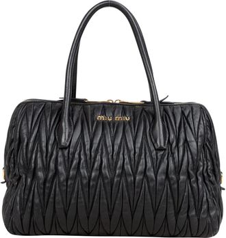 Miu Miu Crossbody Bags - Miu Miu Quilted Leather Matelasse City Handbag - Gr. unisize - in Schwarz - f&uuml;r Damen