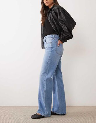 Abercrombie & Fitch jean droit relaxed ann&eacute;es 90s d&eacute;lavage bleu clair