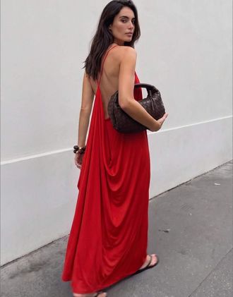 NA-KD robe longue fluide en jersey drap&eacute; rouge