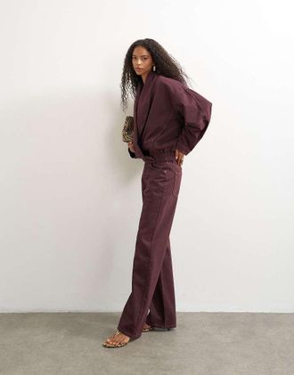 Topshop Ember jean droit d&eacute;contract&eacute; taille basse en aubergine-Marron