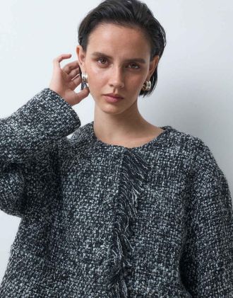 Asos veste habill&eacute;e en boucl&eacute; &agrave; franges en laine monochrome-Noir