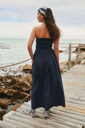 Next Midikleid Bandeau-Midikleid mit gerafftem K&ouml;rper (1-tlg)