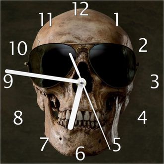 Wallario Design-Wanduhr Totenschädel mit Cooler Sonnenbrille aus Glas, Motiv-Uhr Größe 20 x 20 cm, weiße Zeiger