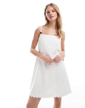 French Connection Robe courte en lin à ourlet festonné - Blanc