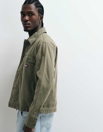 Tommy Jeans Overshirt mit Fischgr&auml;tmuster in Khaki-Gr&uuml;n