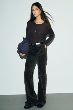 Gerard Darel Pantalon flare en velours &agrave; monogramme - ANNA - Marron