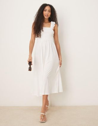 Nobody's Child Rita - Robe mi-longue en broderie anglaise avec épaules volantées - Blanc