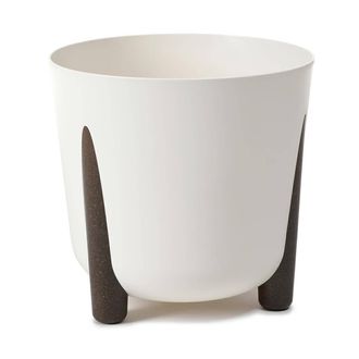 HowHomely Cremefarben Blumentopf Kunststoff mit Braunen F&uuml;&szlig;en | Pflanzschalen &Oslash; 25,5 x H 25,3 cm | Leichter und Stabiler Blumen&uuml;bertopf f&uuml;r Indoor oder Balkon u