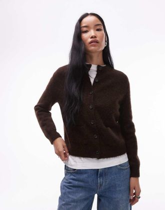 Arket Gilet en alpaga et laine à poches sur le devant - Marron foncé-Bleu marine