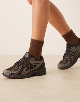 New Balance 1906 - Sneaker in Braun und Schwarz mit Schlangenmuster-Brown