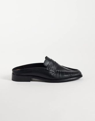 Noak in Portugal gefertigte Mule-Loafer mit goldener Trense und Raffungen aus schwarzem Leder