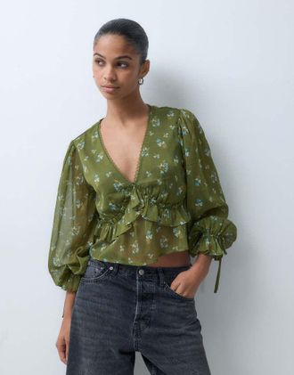 Wednesday's Girl lang&auml;rmlige, flie&szlig;ende Bluse in Khaki mit Blumenmuster-Multi