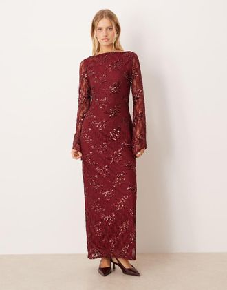 Asos Robe longue en dentelle &agrave; manches longues avec sequins - Bordeaux-Rouge