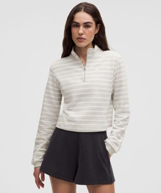 lululemon Crop-Top aus French-Terry-Baumwollmaterial mit halblangem Reißverschluss für Frauen - Größe XL in Yachtie Stripe Vapor White