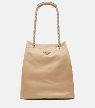 Prada Sac seau Prada Mariner Large en Re-Nylon