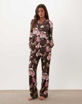 Chelsea Peers ensemble de pyjama boutonn&eacute; &agrave; imprim&eacute; l&eacute;opard neutre-Multi