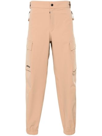 Moncler Tapered-Hose mit Logo - Nude