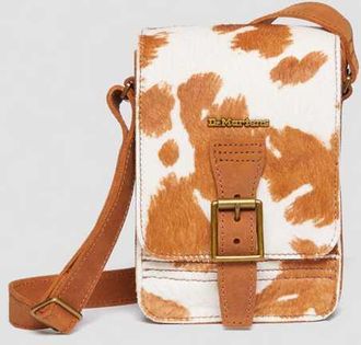 Dr. Martens Hair-On Cow Print Vertical Umh&auml;ngetasche in Br&auml;unen/Creme/Bedruckt