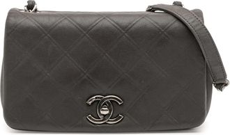 Chanel Hobo Bags - Small Diamond Embossed Calfskin New Chic Flap - Gr. unisize - in Grau - für Damen