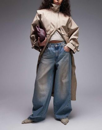 Levi's Sehr weite Barrel-Jeans in Hellblau mit gelbem Farbstich