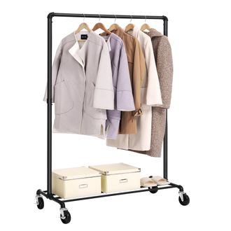 Songmics Kleiderständer, Kleiderstange, mit Rollen, bis 90 kg belastbar, Garderobenständer mit 1 Kleiderstange und Ablage, Industrie-Design, für Schlafzimmer, 