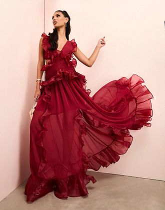 Asos Maxikleid in Weinrot mit tiefem Ausschnitt, gerafftem Chiffondetail und R&uuml;ckenausschnitt