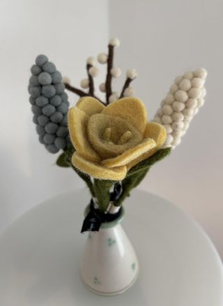 &Eacute;n Gry & Sif kleine Filz Osterglocke mit Hyazinthen/Blumenstrau&szlig; - Filzblumen - Ostern - Fr&uuml;hling (gemischter Kleiner Strau&szlig;)