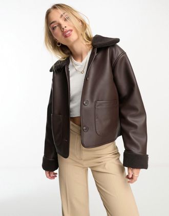 Monki Veste courte en similicuir et imitation peau de mouton - Marron