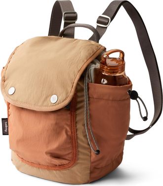 Bellroy Cinch Minipack (leichter 9-Liter-Rucksack mit externer Unterteilung und verstellbaren Schultergurten) - SandDune