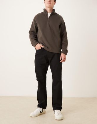 Abercrombie & Fitch Straight-Jeans in dunkelblauer Waschung mit Relaxed-Fit-Passform und 5-Taschen-Design