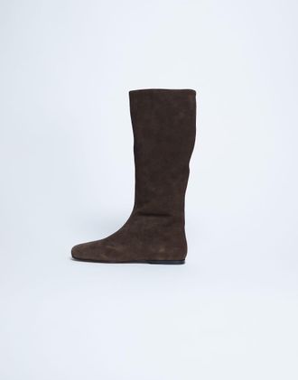 Topshop Tess - Flache, kniehohe Stiefel aus echtem Wildleder in Schokobraun-Brown