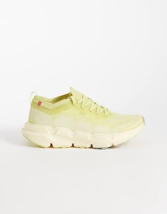 On baskets dext&eacute;rieur Cloudsoma jaunes