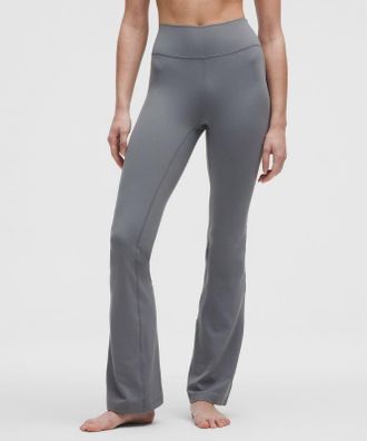 lululemon Groove Hose mit ausgestelltem Bein und hohem Bund aus Nulu Kurz für Frauen - Größe 10 in Solar Grey