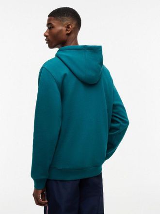 Tommy Jeans Hoodie TJM REGULAR FLAG mit bestickten Markenlogo auf Brusth&ouml;he