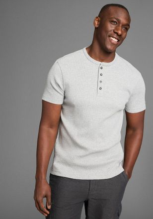 Bruno Banani Henleyshirt in elastischer Rippenqualität