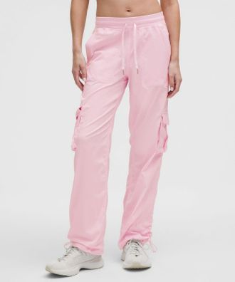 lululemon Dance Studio Hose mit mittelhohem Bund und Cargotaschen im Relaxed Fit f&uuml;r Frauen - Gr&ouml;&szlig;e 2XS in Pink Organza