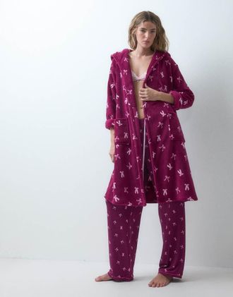 Urban Threads peignoir &agrave; capuche en polaire &agrave; imprim&eacute; noeuds bordeaux-Rouge