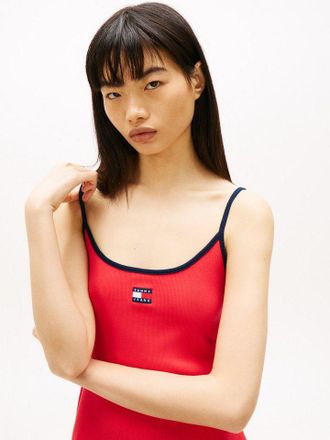 Tommy Jeans Spaghettikleid TJW F&F STRAPPY BADGE DRESS Fit and Flare, gerippt, mit Kontrastdetails