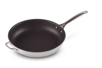 LE CREUSET Antihaftbeschichtete Bratpfanne mit Gegengriff aus 3-ply PLUS Edelstahl, 32 cm, 96600232000000
