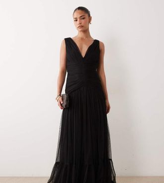 Lace & Beads Petite Robe longue de demoiselle dhonneur sans manches en tulle avec taille basse et ourlet volant&eacute; - Noir