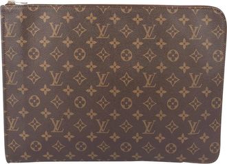 Louis Vuitton Crossbody Bags - Louis Vuitton Canvas Monogram Laptop Clutch - Gr. unisize - in Braun - f&uuml;r Damen