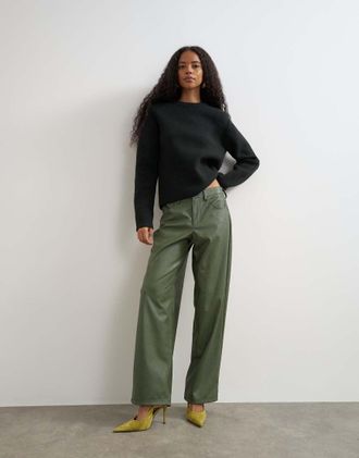 Topshop Hose aus Kunstleder mit Taillenband in Gr&uuml;n