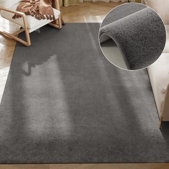 HOMCOM Tapis Salon 230 x 160 cm Tapis &agrave; Poils Longs, Lavable en Machine, antid&eacute;rapant, en Fausse Fourrure, pour Salon, Chambre &agrave; Coucher, Bureau, Gris Clair
