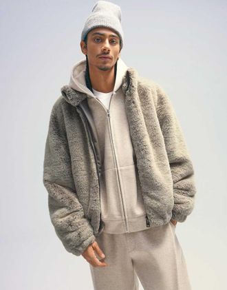Bershka Veste en fausse fourrure - Gris