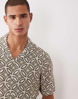 Mango Chemise en lin m&eacute;lang&eacute; &agrave; imprim&eacute; g&eacute;om&eacute;trique r&eacute;tro - Kaki-Vert